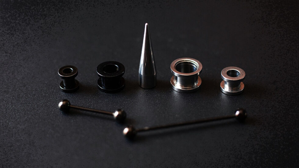 Piercing | Doll's Studios